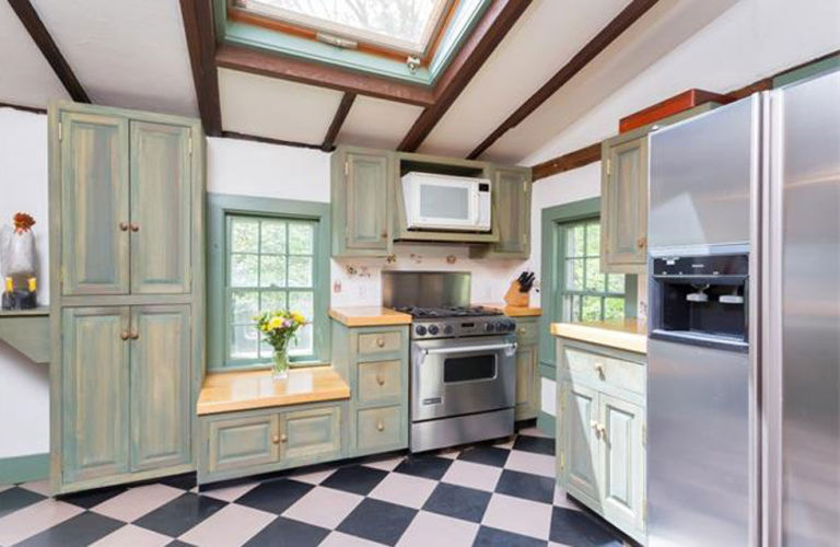 Circa-1700 Farm House | Ivy